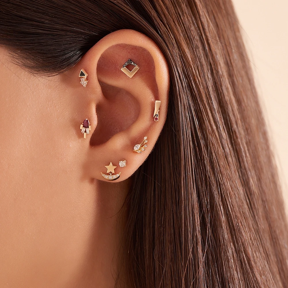 Sole Baguette Cut Diamond and Ruby Rose Gold Piercing